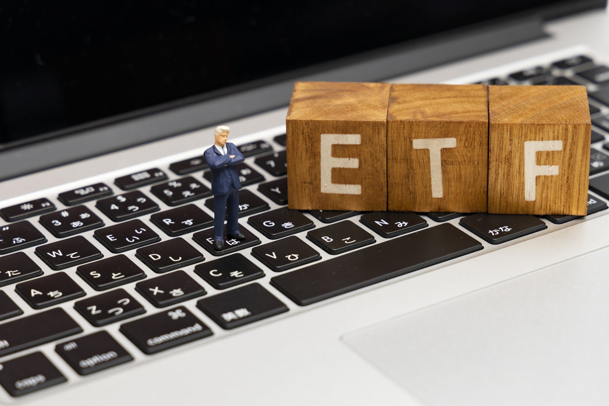 ETF・ETNの意外な“落とし穴” なぜ先物型は長期保有に向かないのか(1/3) | Finasee（フィナシー）