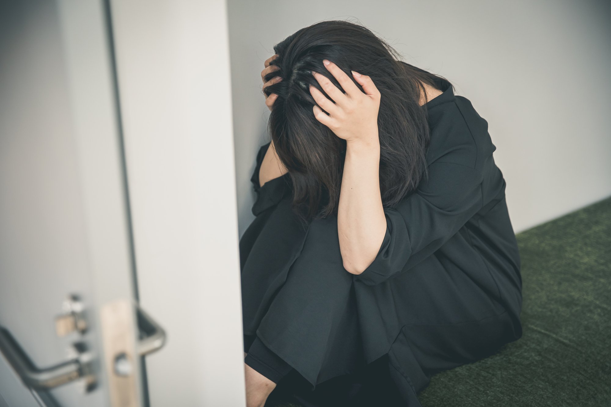 コツコツためた全財産が消失… ホレた男を信じた独身女性の悲惨な末路 1 3 Finasee(フィナシー)